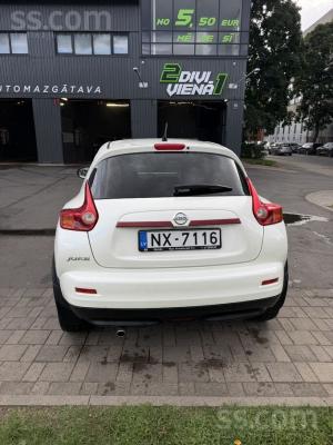 Balts Nissan Juke 2013 Rīga, ar dzinēja tilpumu 1.60 L un nobraukumu 102 tūkst. km par 6900 €, foto 4 vietnē AUTOMOTO.COM.LV