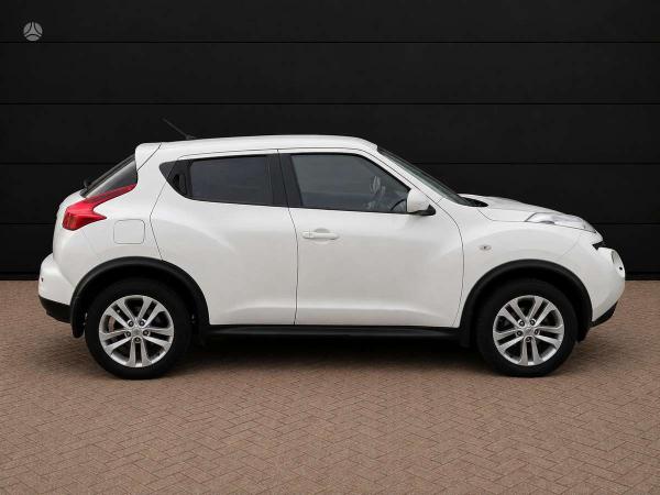 White Nissan Juke 2013 in Vilnius, with an engine capacity of 1.60 L and mileage of 104 thousand km for 6550 €, photo 5 on AUTOMOTO.COM.LV