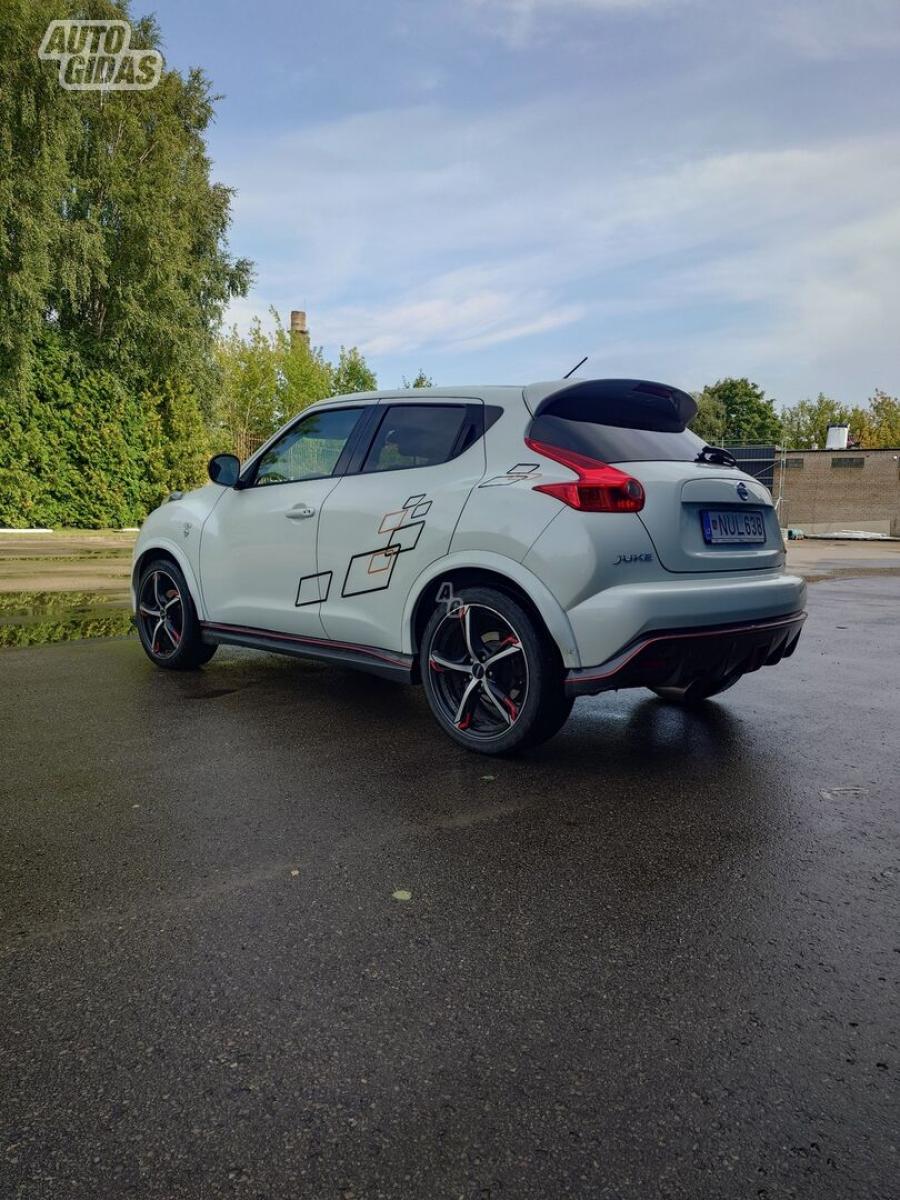 White Nissan Juke 2013 in Siauliai, with an engine capacity of 1.60 L and mileage of 224 thousand km for 8300 €, photo 4 on AUTOMOTO.COM.LV