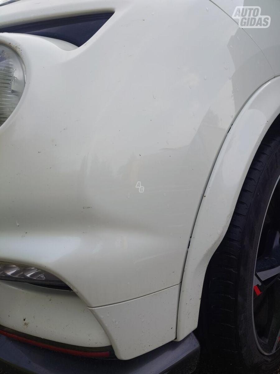 White Nissan Juke 2013 in Siauliai, with an engine capacity of 1.60 L and mileage of 224 thousand km for 8300 €, photo 17 on AUTOMOTO.COM.LV