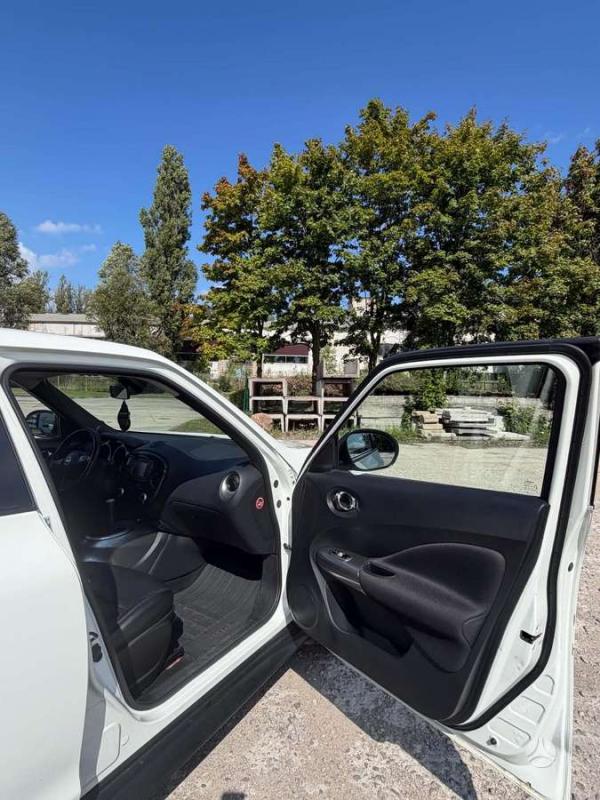 Balts Nissan Juke 2013 Panevēža, ar dzinēja tilpumu 1.46 L un nobraukumu 370 tūkst. km par 4500 €, foto 10 vietnē AUTOMOTO.COM.LV