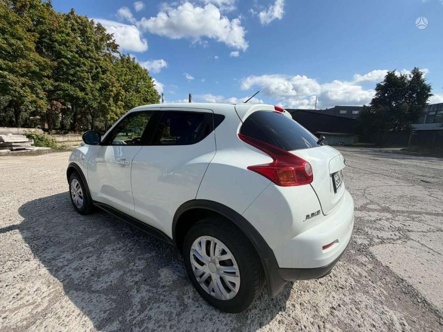 White Nissan Juke 2013 in Panevezys, with an engine capacity of 1.46 L and mileage of 370 thousand km for 4500 €, photo 13 on AUTOMOTO.COM.LV