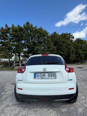 White Nissan Juke 2013 in Panevezys, with an engine capacity of 1.46 L and mileage of 370 thousand km for 4500 €, photo 15 on AUTOMOTO.COM.LV