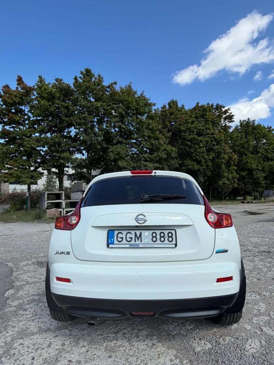 White Nissan Juke 2013 in Panevezys, with an engine capacity of 1.46 L and mileage of 370 thousand km for 4500 €, photo 15 on AUTOMOTO.COM.LV
