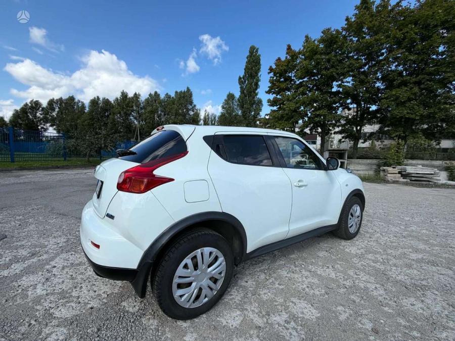 White Nissan Juke 2013 in Panevezys, with an engine capacity of 1.46 L and mileage of 370 thousand km for 4500 €, photo 16 on AUTOMOTO.COM.LV