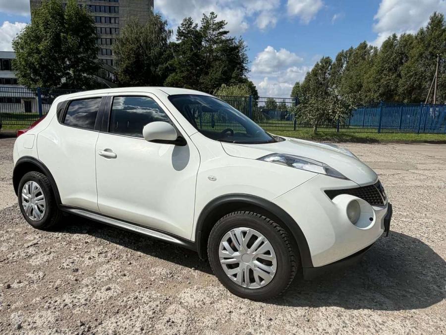 White Nissan Juke 2013 in Panevezys, with an engine capacity of 1.46 L and mileage of 370 thousand km for 4500 €, photo 19 on AUTOMOTO.COM.LV