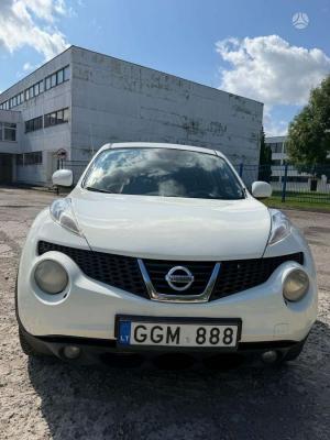 White Nissan Juke 2013 in Panevezys, with an engine capacity of 1.46 L and mileage of 370 thousand km for 4500 €, photo 20 on AUTOMOTO.COM.LV