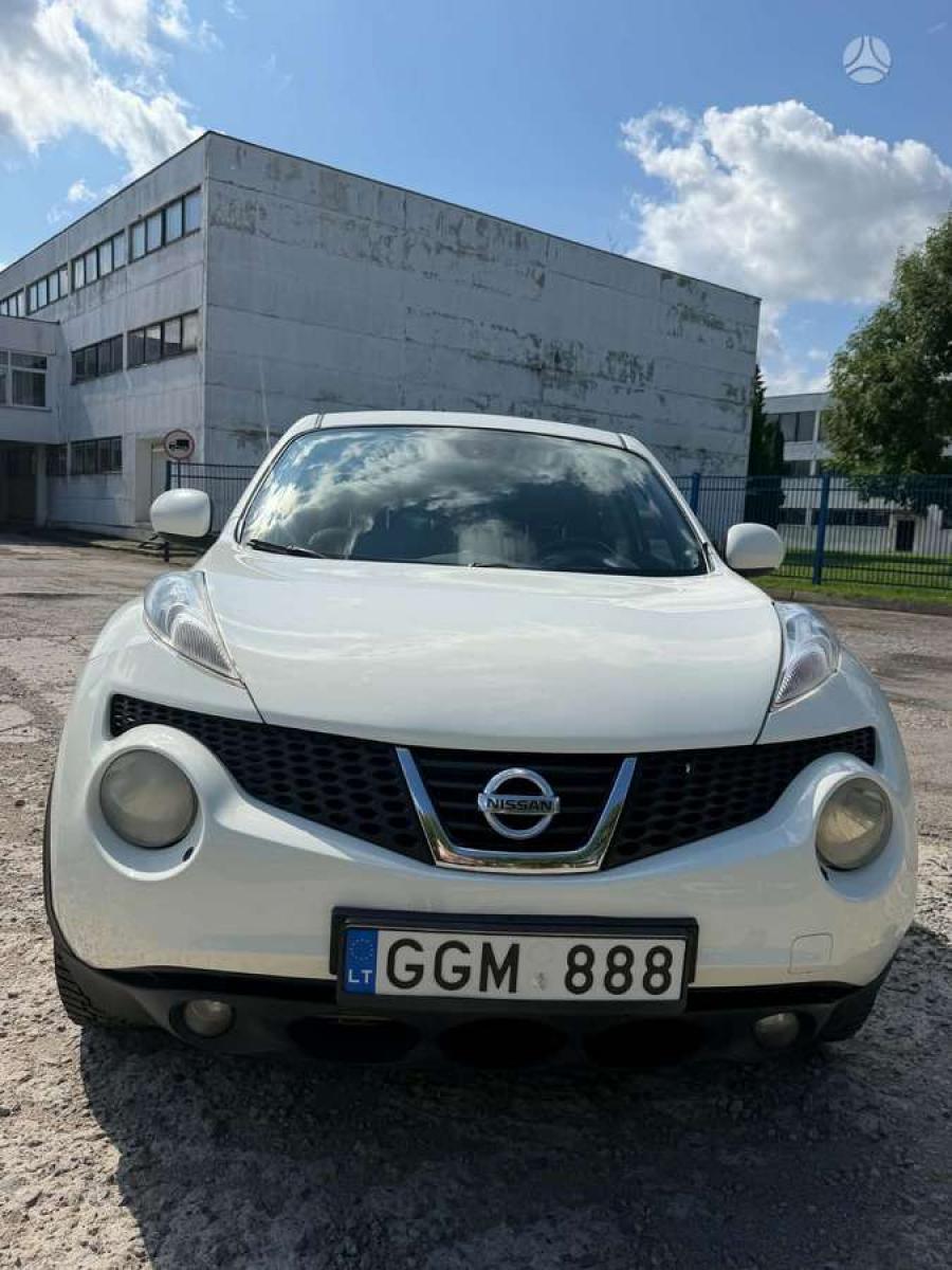 White Nissan Juke 2013 in Panevezys, with an engine capacity of 1.46 L and mileage of 370 thousand km for 4500 €, photo 20 on AUTOMOTO.COM.LV