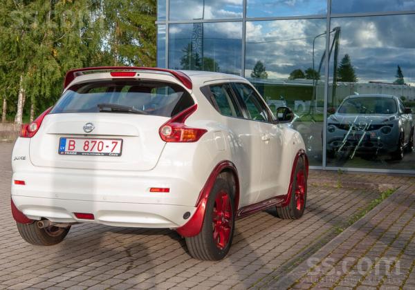 White Nissan Juke 2013 in Cesis, with an engine capacity of 1.60 L and mileage of 195 thousand km for 6500 €, photo 7 on AUTOMOTO.COM.LV