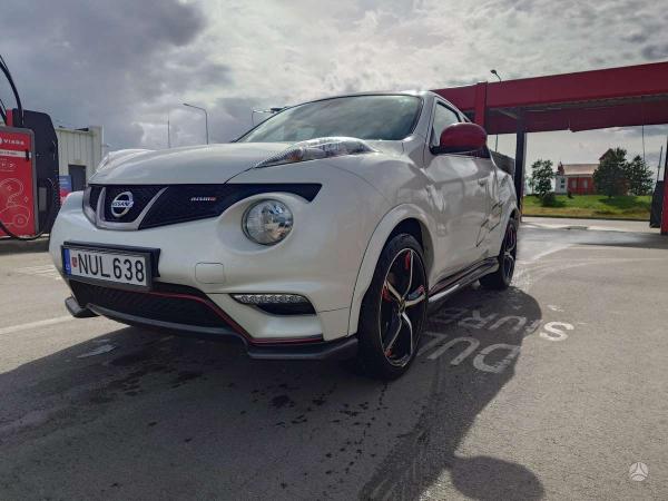 White Nissan Juke 2013 in Siauliai, with an engine capacity of 1.62 L and mileage of 224 thousand km for 7600 €, photo 4 on AUTOMOTO.COM.LV