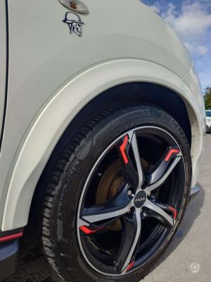Balts Nissan Juke 2013 Šauļi, ar dzinēja tilpumu 1.62 L un nobraukumu 224 tūkst. km par 7600 €, foto 14 vietnē AUTOMOTO.COM.LV
