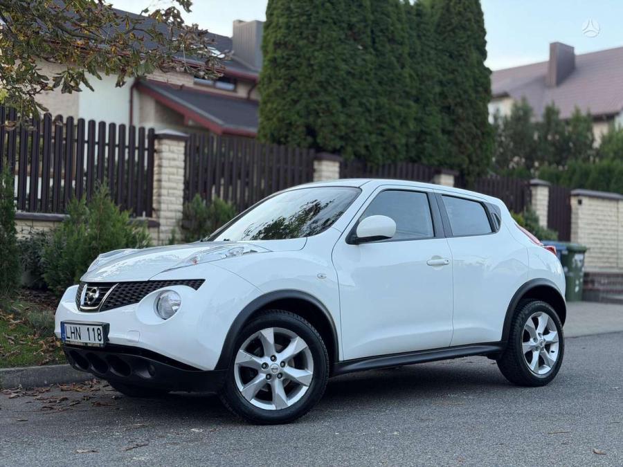 Balts Nissan Juke 2013 Viļņa, ar dzinēja tilpumu 1.60 L un nobraukumu 170 tūkst. km par 4950 €, foto 1 vietnē AUTOMOTO.COM.LV