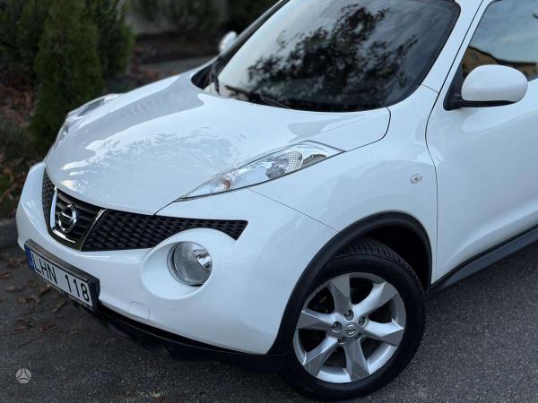 Nissan Juke 2013 Viļņa vietnē Balts Nissan Juke 2013 Viļņa, ar dzinēja tilpumu 1.60 L un nobraukumu 170 tūkst. km par 4950 €, foto 5 vietnē AUTOMOTO.COM.LV