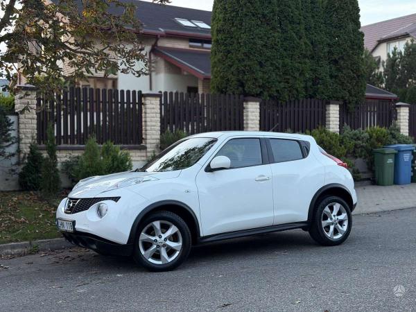 Nissan Juke 2013 Viļņa vietnē Balts Nissan Juke 2013 Viļņa, ar dzinēja tilpumu 1.60 L un nobraukumu 170 tūkst. km par 4950 €, foto 8 vietnē AUTOMOTO.COM.LV
