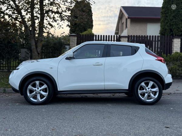 Nissan Juke 2013 Viļņa vietnē Balts Nissan Juke 2013 Viļņa, ar dzinēja tilpumu 1.60 L un nobraukumu 170 tūkst. km par 4950 €, foto 9 vietnē AUTOMOTO.COM.LV