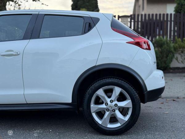 Nissan Juke 2013 Viļņa vietnē Balts Nissan Juke 2013 Viļņa, ar dzinēja tilpumu 1.60 L un nobraukumu 170 tūkst. km par 4950 €, foto 10 vietnē AUTOMOTO.COM.LV