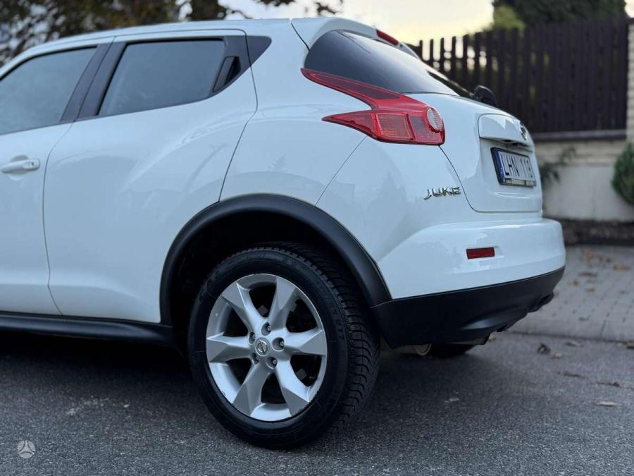 Balts Nissan Juke 2013 Viļņa, ar dzinēja tilpumu 1.60 L un nobraukumu 170 tūkst. km par 4950 €, foto 15 vietnē AUTOMOTO.COM.LV