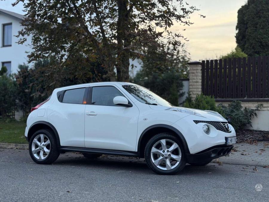 Balts Nissan Juke 2013 Viļņa, ar dzinēja tilpumu 1.60 L un nobraukumu 170 tūkst. km par 4950 €, foto 27 vietnē AUTOMOTO.COM.LV