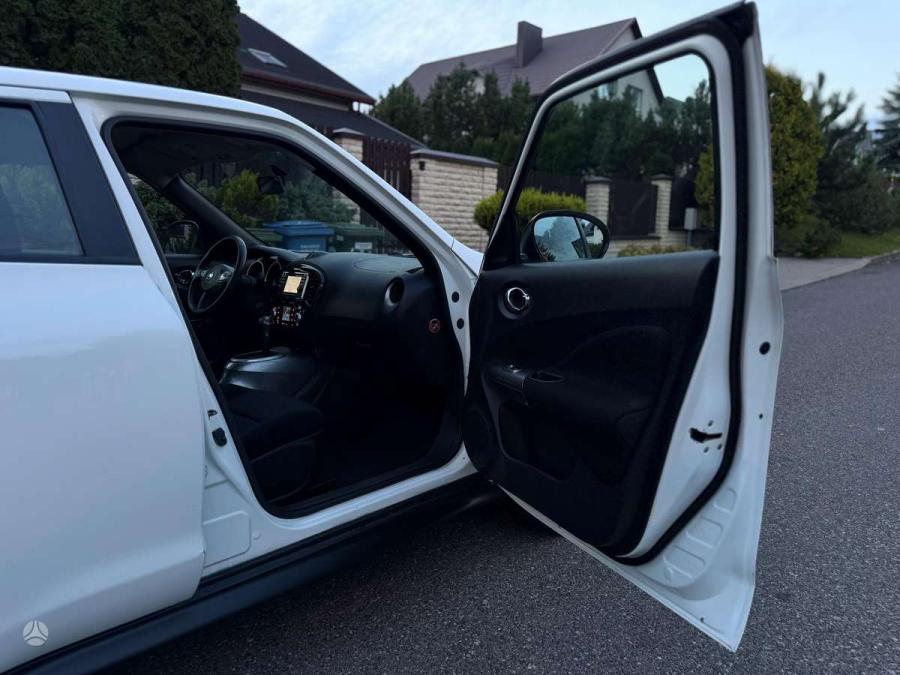 Balts Nissan Juke 2013 Viļņa, ar dzinēja tilpumu 1.60 L un nobraukumu 170 tūkst. km par 4950 €, foto 41 vietnē AUTOMOTO.COM.LV