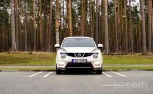 White Nissan Juke 2014 in Riga, with an engine capacity of 1.60 L and mileage of 118 thousand km for 8590 €, photo 3 on AUTOMOTO.COM.LV