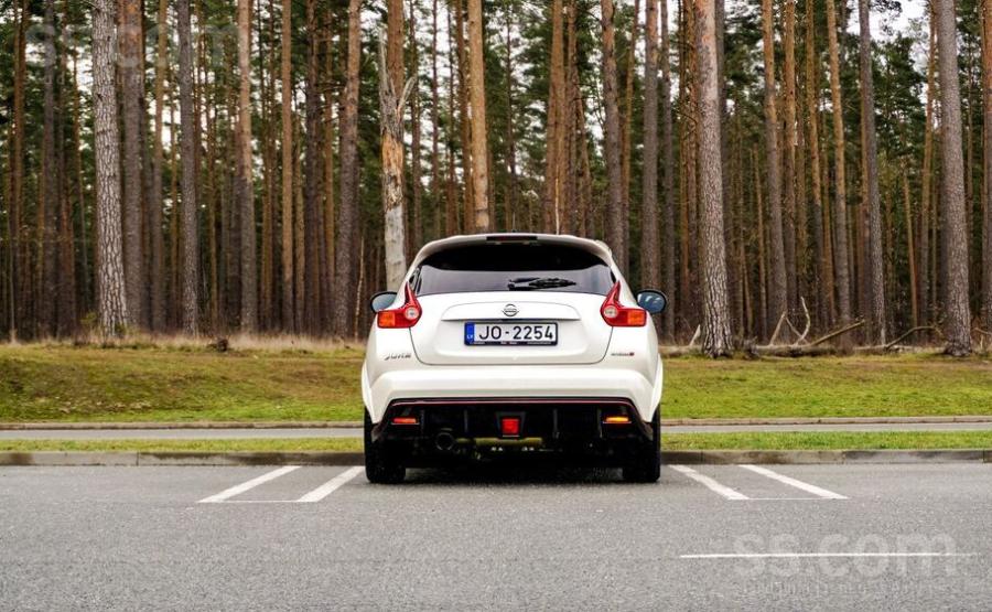 White Nissan Juke 2014 in Riga, with an engine capacity of 1.60 L and mileage of 118 thousand km for 8590 €, photo 6 on AUTOMOTO.COM.LV