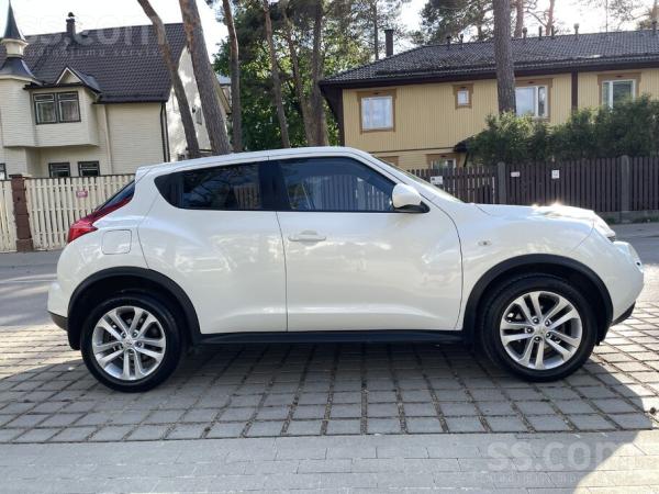 Balts Nissan Juke 2014 Rīga, ar dzinēja tilpumu 1.60 L un nobraukumu 206 tūkst. km par 5600 €, foto 4 vietnē AUTOMOTO.COM.LV