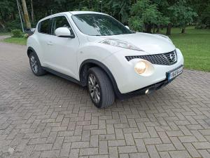 White Nissan Juke 2014 in Vilnius, with an engine capacity of 1.60 L and mileage of 317 thousand km for 4850 €, photo 5 on AUTOMOTO.COM.LV