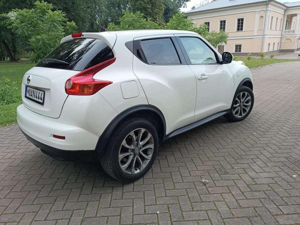 White Nissan Juke 2014 in Vilnius, with an engine capacity of 1.60 L and mileage of 317 thousand km for 4850 €, photo 6 on AUTOMOTO.COM.LV