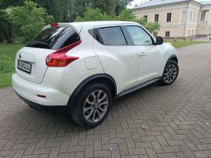 White Nissan Juke 2014 in Vilnius, with an engine capacity of 1.60 L and mileage of 317 thousand km for 4850 €, photo 7 on AUTOMOTO.COM.LV