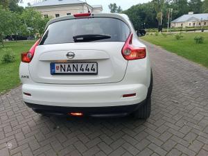 White Nissan Juke 2014 in Vilnius, with an engine capacity of 1.60 L and mileage of 317 thousand km for 4850 €, photo 8 on AUTOMOTO.COM.LV