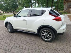 White Nissan Juke 2014 in Vilnius, with an engine capacity of 1.60 L and mileage of 317 thousand km for 4850 €, photo 10 on AUTOMOTO.COM.LV