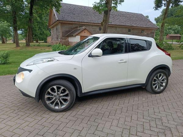 White Nissan Juke 2014 in Vilnius, with an engine capacity of 1.60 L and mileage of 317 thousand km for 4850 €, photo 10 on AUTOMOTO.COM.LV