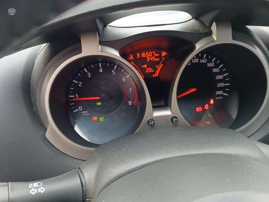 White Nissan Juke 2014 in Vilnius, with an engine capacity of 1.60 L and mileage of 317 thousand km for 4850 €, photo 14 on AUTOMOTO.COM.LV