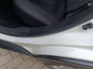 White Nissan Juke 2014 in Vilnius, with an engine capacity of 1.60 L and mileage of 317 thousand km for 4850 €, photo 25 on AUTOMOTO.COM.LV