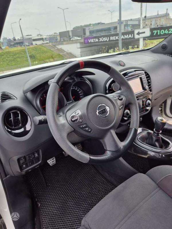 Nissan Juke 2014 Viļņa vietnē Balts Nissan Juke 2014 Viļņa, ar dzinēja tilpumu 1.62 L un nobraukumu 139 tūkst. km par 7760 €, foto 10 vietnē AUTOMOTO.COM.LV