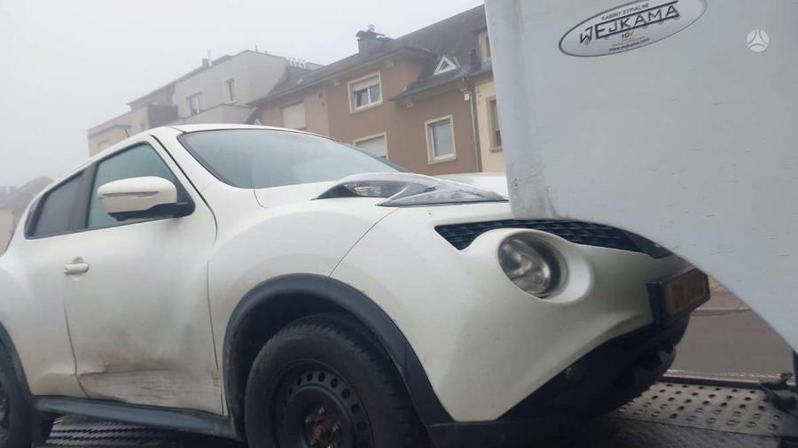 Balts Nissan Juke 2015 Marijampole, ar dzinēja tilpumu 1.20 L un nobraukumu 159 tūkst. km par 4599 €, foto 10 vietnē AUTOMOTO.COM.LV