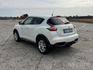 White Nissan Juke 2015 in Riga, with an engine capacity of 1.60 L and mileage of 0 thousand km for 7399 €, photo 4 on AUTOMOTO.COM.LV
