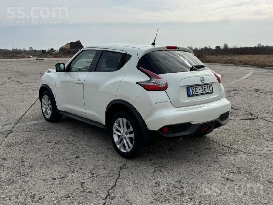 White Nissan Juke 2015 in Riga, with an engine capacity of 1.60 L and mileage of 0 thousand km for 7399 €, photo 4 on AUTOMOTO.COM.LV