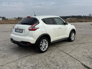 White Nissan Juke 2015 in Riga, with an engine capacity of 1.60 L and mileage of 0 thousand km for 7399 €, photo 6 on AUTOMOTO.COM.LV