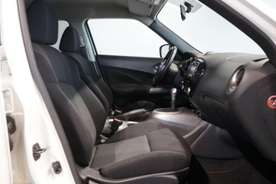 White Nissan Juke 2015 in Vilnius, with an engine capacity of 1.60 L and mileage of 92 thousand km for 7900 €, photo 11 on AUTOMOTO.COM.LV