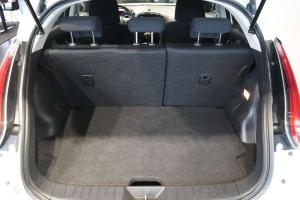 White Nissan Juke 2015 in Vilnius, with an engine capacity of 1.60 L and mileage of 92 thousand km for 7900 €, photo 14 on AUTOMOTO.COM.LV