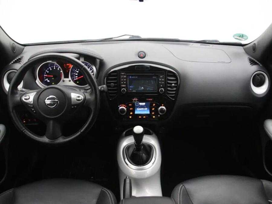 White Nissan Juke 2015 in Vilnius, with an engine capacity of 1.20 L and mileage of 145 thousand km for 8199 €, photo 3 on AUTOMOTO.COM.LV