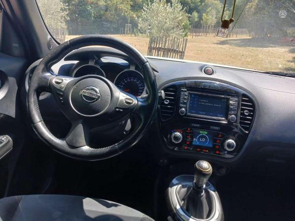 White Nissan Juke 2015 in Taurage, with an engine capacity of 1.46 L and mileage of 275 thousand km for 3700 €, photo 5 on AUTOMOTO.COM.LV