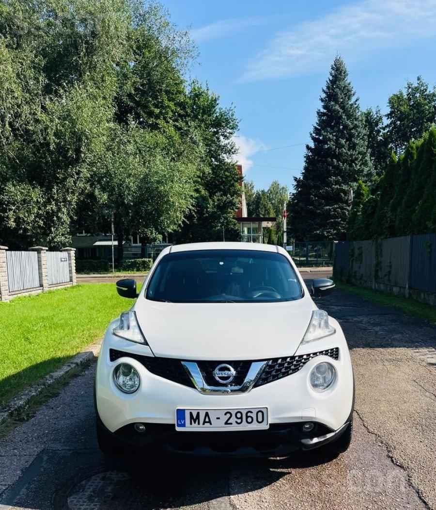 White Nissan Juke 2015 in Riga, with an engine capacity of 1.50 L and mileage of 130 thousand km for 7250 €, photo 1 on AUTOMOTO.COM.LV