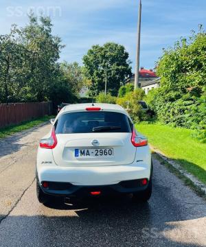 White Nissan Juke 2015 in Riga, with an engine capacity of 1.50 L and mileage of 130 thousand km for 7250 €, photo 4 on AUTOMOTO.COM.LV