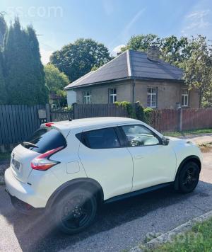 White Nissan Juke 2015 in Riga, with an engine capacity of 1.50 L and mileage of 130 thousand km for 7250 €, photo 5 on AUTOMOTO.COM.LV