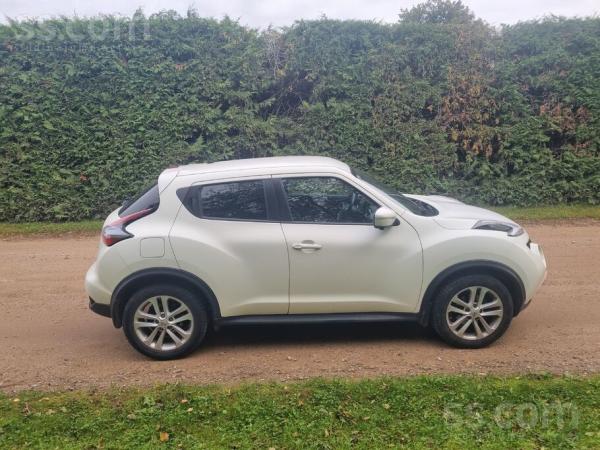 White Nissan Juke 2015 in Dobele, with an engine capacity of 1.20 L and mileage of 97 thousand km for 7400 €, photo 4 on AUTOMOTO.COM.LV
