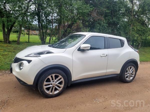 White Nissan Juke 2015 in Dobele, with an engine capacity of 1.20 L and mileage of 97 thousand km for 7400 €, photo 10 on AUTOMOTO.COM.LV