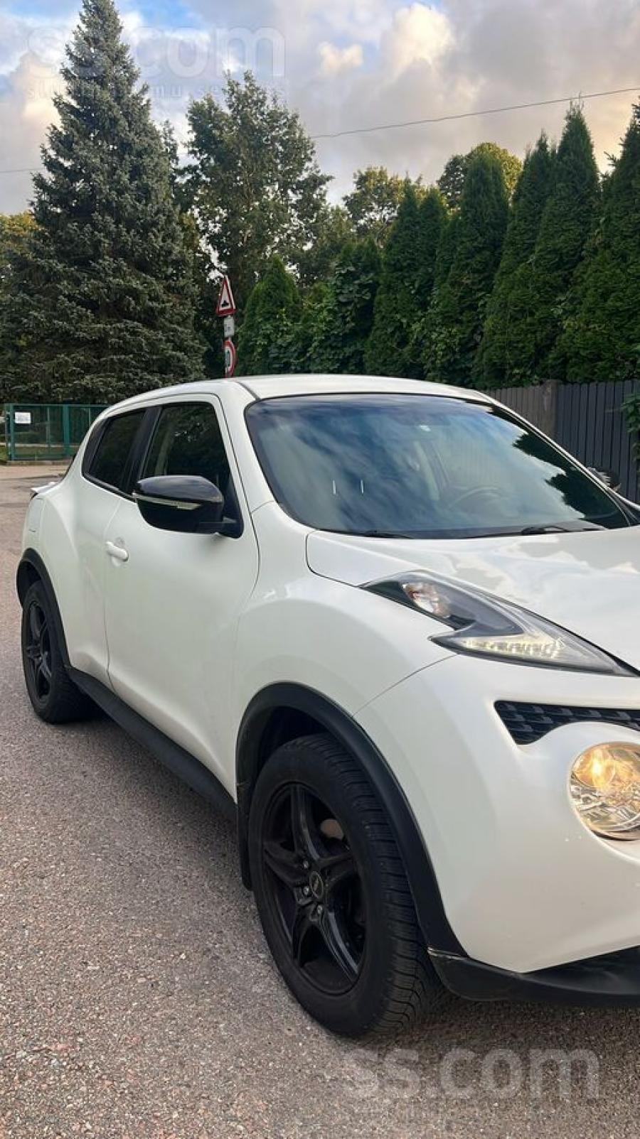 Balts Nissan Juke 2015 Rīga, ar dzinēja tilpumu 1.50 L un nobraukumu 130 tūkst. km par 6400 €, foto 3 vietnē AUTOMOTO.COM.LV