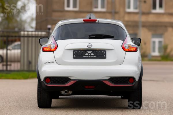 Nissan Juke 2015 in Jelgava on AUTOMOTO.COM.LV White Nissan Juke 2015 in Jelgava, with an engine capacity of 1.20 L and mileage of 121 thousand km for 7390 €, photo 6 on AUTOMOTO.COM.LV